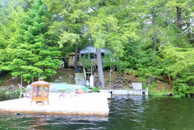 Elissa Boughen of Chestnut Park: Pristine Cache Lake in Algonquin Park